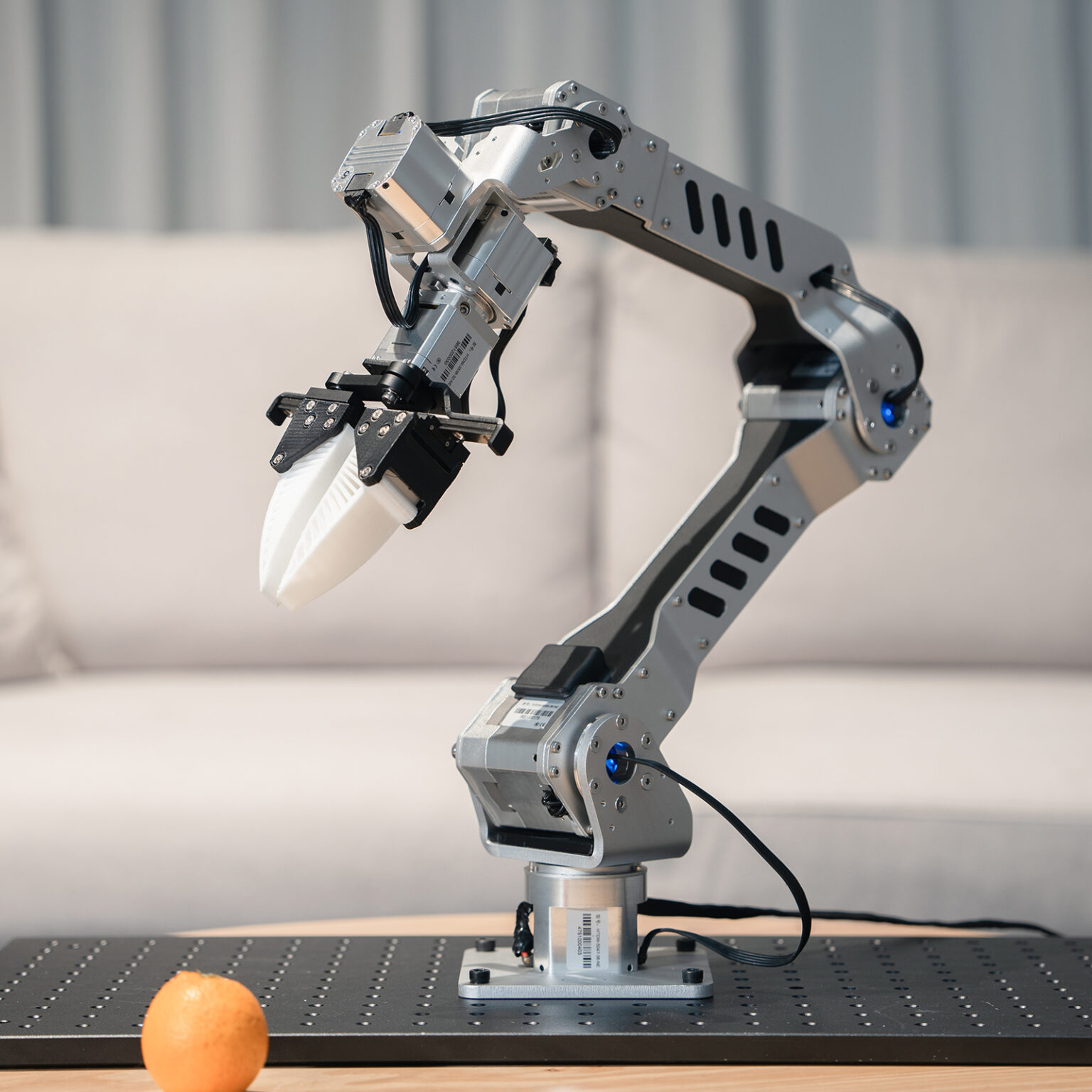 AgileX PiPER Robotic Arm - Affordable 6-DOF Cobot for Research & Education